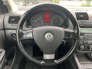 Melns Volkswagen Golf 2009 Kėdainiai, ar dzinēja tilpumu 1.90 L un nobraukumu 181 tūkst. km par 2800 €, foto 12 vietnē AUTOMOTO.COM.LV