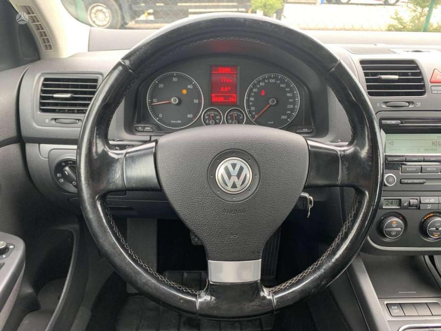 Melns Volkswagen Golf 2009 Kėdainiai, ar dzinēja tilpumu 1.90 L un nobraukumu 181 tūkst. km par 2800 €, foto 12 vietnē AUTOMOTO.COM.LV