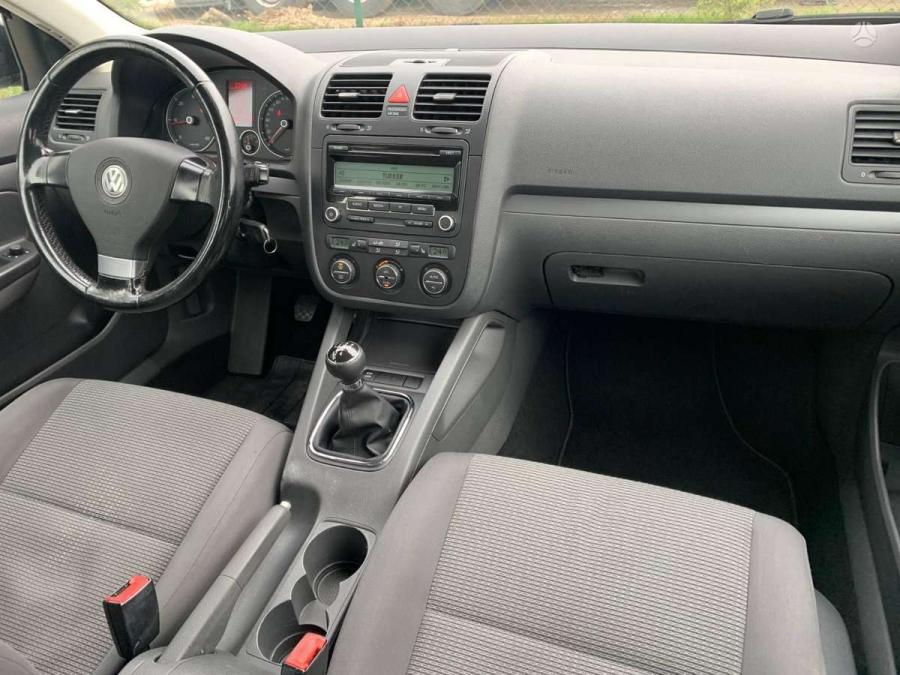 Melns Volkswagen Golf 2009 Kėdainiai, ar dzinēja tilpumu 1.90 L un nobraukumu 181 tūkst. km par 2800 €, foto 14 vietnē AUTOMOTO.COM.LV