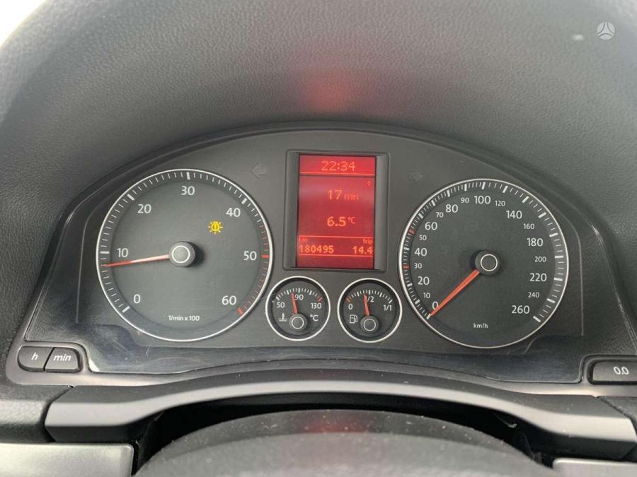 Melns Volkswagen Golf 2009 Kėdainiai, ar dzinēja tilpumu 1.90 L un nobraukumu 181 tūkst. km par 2800 €, foto 15 vietnē AUTOMOTO.COM.LV