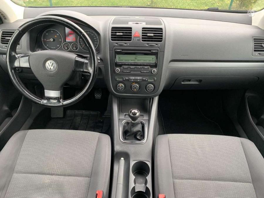 Melns Volkswagen Golf 2009 Kėdainiai, ar dzinēja tilpumu 1.90 L un nobraukumu 181 tūkst. km par 2800 €, foto 18 vietnē AUTOMOTO.COM.LV