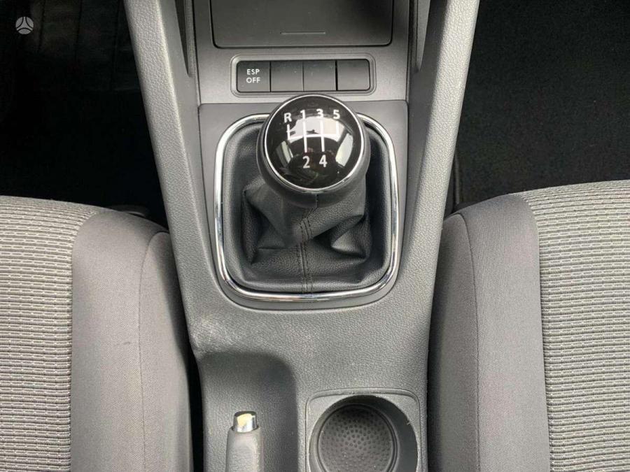 Melns Volkswagen Golf 2009 Kėdainiai, ar dzinēja tilpumu 1.90 L un nobraukumu 181 tūkst. km par 2800 €, foto 22 vietnē AUTOMOTO.COM.LV