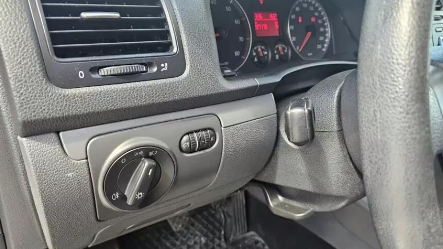 Melns Volkswagen Golf 2009 Rīga, ar dzinēja tilpumu 1.40 L un nobraukumu 227 tūkst. km par 3950 €, foto 12 vietnē AUTOMOTO.COM.LV