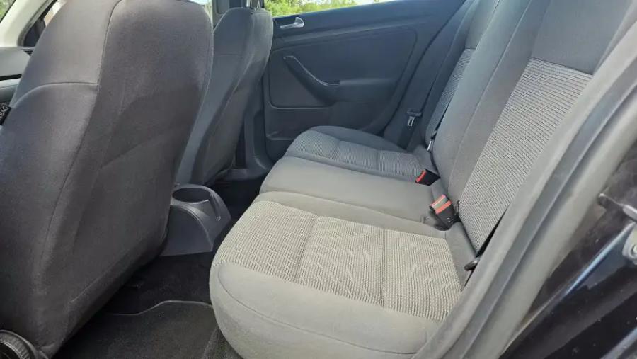 Melns Volkswagen Golf 2009 Rīga, ar dzinēja tilpumu 1.40 L un nobraukumu 227 tūkst. km par 3950 €, foto 17 vietnē AUTOMOTO.COM.LV
