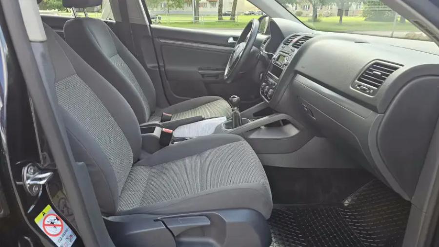 Melns Volkswagen Golf 2009 Rīga, ar dzinēja tilpumu 1.40 L un nobraukumu 227 tūkst. km par 3950 €, foto 18 vietnē AUTOMOTO.COM.LV