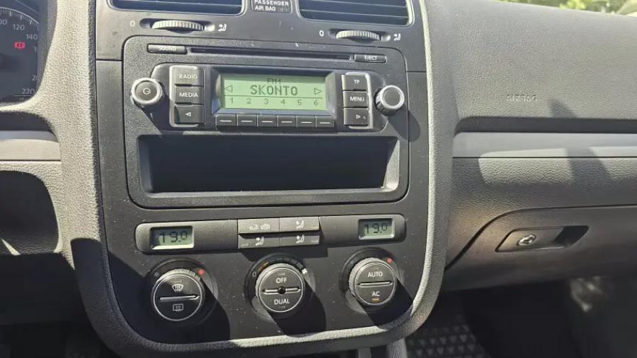 Melns Volkswagen Golf 2009 Rīga, ar dzinēja tilpumu 1.40 L un nobraukumu 227 tūkst. km par 3950 €, foto 22 vietnē AUTOMOTO.COM.LV