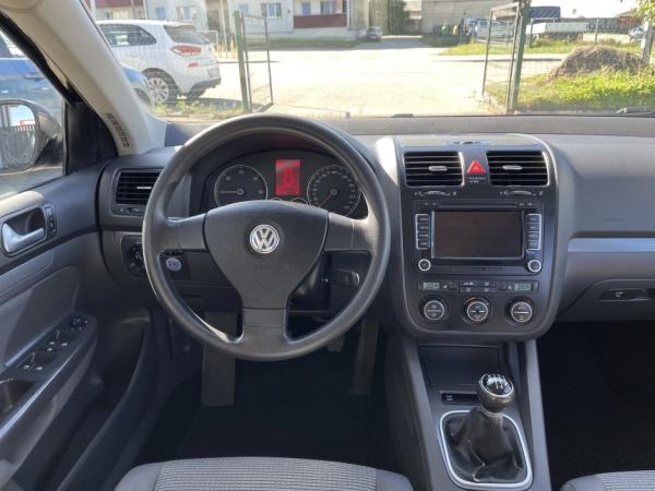 Black Volkswagen Golf 2009 in Riga, with an engine capacity of 1.90 L and mileage of 326 thousand km for 2550 €, photo 7 on AUTOMOTO.COM.LV