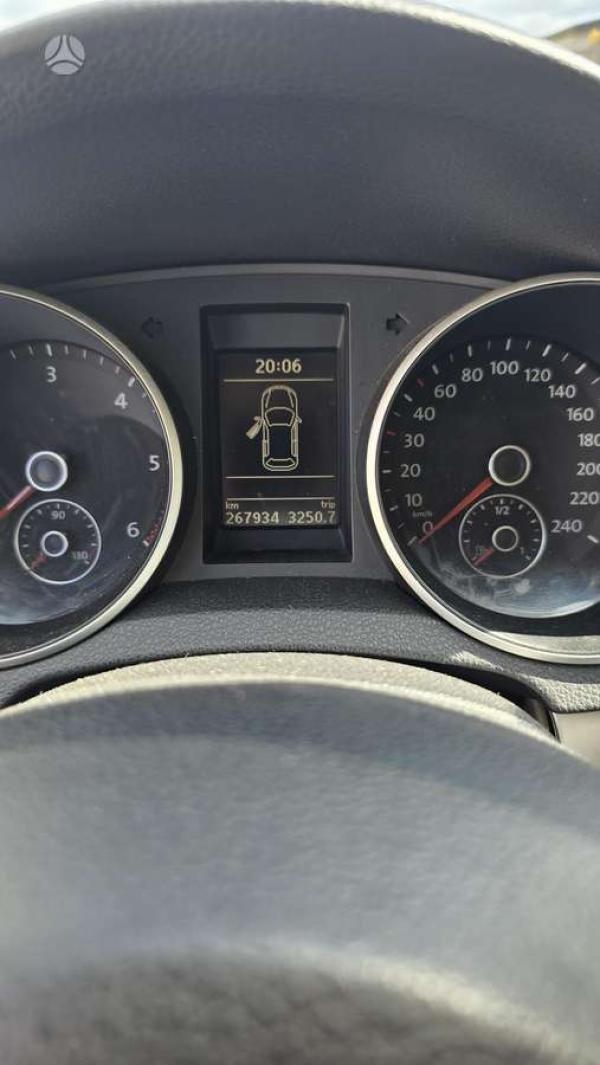 Melns Volkswagen Golf 2009 Kauņa, ar dzinēja tilpumu 1.60 L un nobraukumu 268 tūkst. km par 3000 €, foto 8 vietnē AUTOMOTO.COM.LV