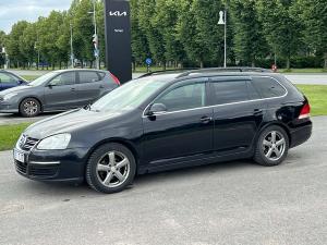 Melns Volkswagen Golf 2009 Narva, ar dzinēja tilpumu 1.90 L un nobraukumu 383 tūkst. km par 1699 €, foto  vietnē AUTOMOTO.COM.LV