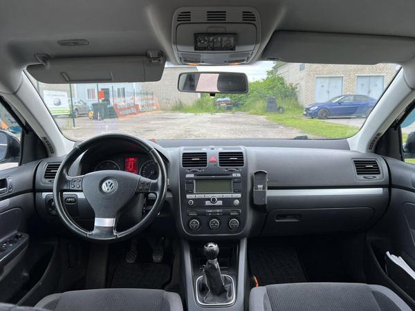 Black Volkswagen Golf 2009 in Narva, with an engine capacity of 1.90 L and mileage of 383 thousand km for 1699 €, photo 9 on AUTOMOTO.COM.LV