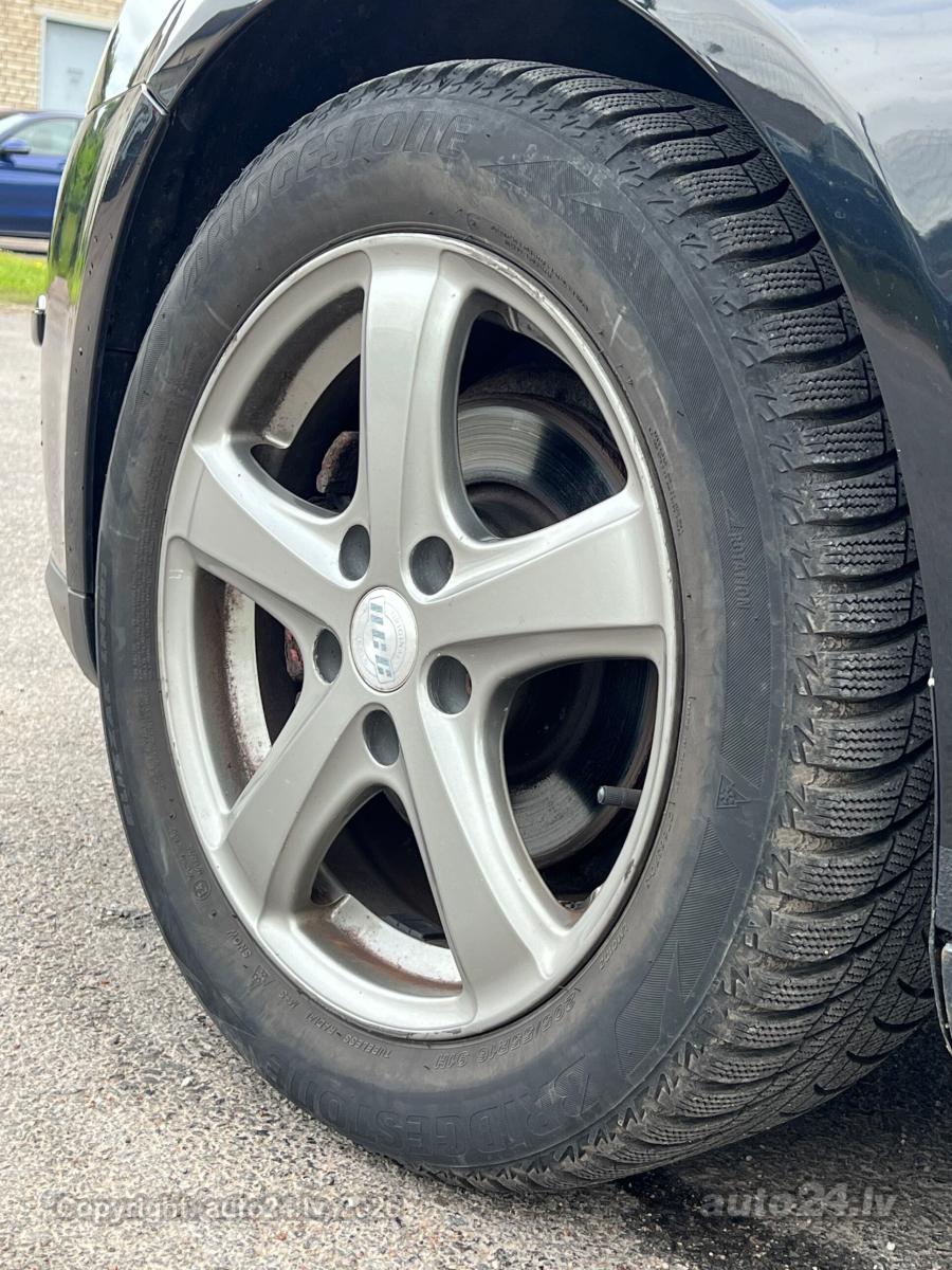 Melns Volkswagen Golf 2009 Narva, ar dzinēja tilpumu 1.90 L un nobraukumu 383 tūkst. km par 1699 €, foto 10 vietnē AUTOMOTO.COM.LV