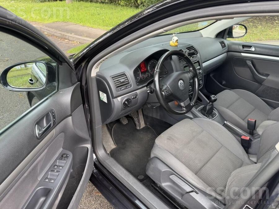 Melns Volkswagen Golf 2009 Rīga, ar dzinēja tilpumu 1.90 L un nobraukumu 258 tūkst. km par 2750 €, foto 12 vietnē AUTOMOTO.COM.LV
