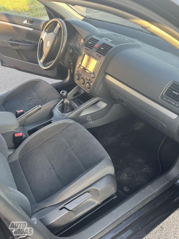 Melns Volkswagen Golf 2009 Panevēža, ar dzinēja tilpumu 1.90 L un nobraukumu 400 tūkst. km par 1470 €, foto 7 vietnē AUTOMOTO.COM.LV