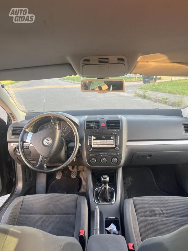 Melns Volkswagen Golf 2009 Panevēža, ar dzinēja tilpumu 1.90 L un nobraukumu 400 tūkst. km par 1470 €, foto 8 vietnē AUTOMOTO.COM.LV