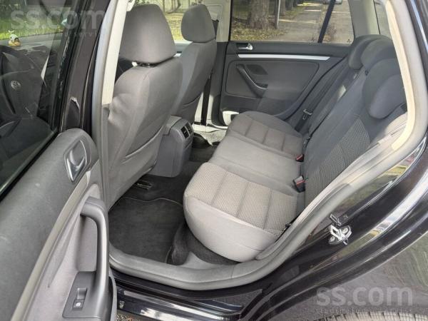 Melns Volkswagen Golf 2009 Rīga, ar dzinēja tilpumu 1.90 L un nobraukumu 258 tūkst. km par 2490 €, foto 8 vietnē AUTOMOTO.COM.LV