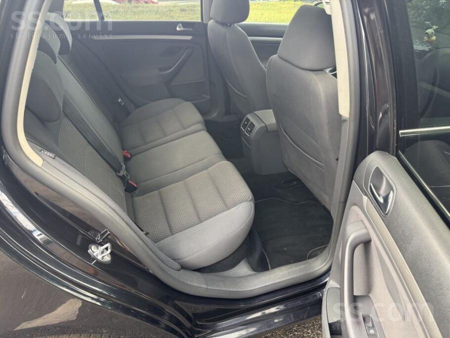 Melns Volkswagen Golf 2009 Rīga, ar dzinēja tilpumu 1.90 L un nobraukumu 258 tūkst. km par 2490 €, foto 10 vietnē AUTOMOTO.COM.LV