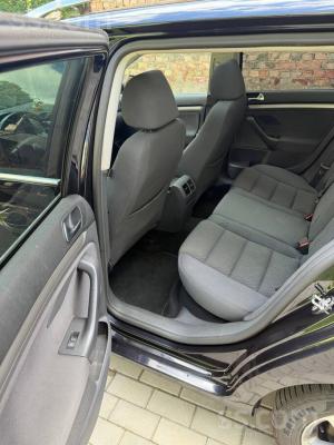 Black Volkswagen Golf 2009 in Riga, with an engine capacity of 1.90 L and mileage of 259 thousand km for 2250 €, photo 7 on AUTOMOTO.COM.LV