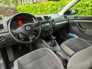 Black Volkswagen Golf 2009 in Jurmala, with an engine capacity of 2.00 L and mileage of 270 thousand km for 2100 €, photo 5 on AUTOMOTO.COM.LV