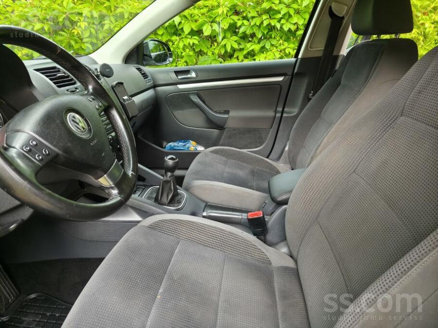 Black Volkswagen Golf 2009 in Jurmala, with an engine capacity of 2.00 L and mileage of 270 thousand km for 2100 €, photo 6 on AUTOMOTO.COM.LV