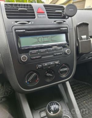 Black Volkswagen Golf 2009 in Jurmala, with an engine capacity of 2.00 L and mileage of 270 thousand km for 2100 €, photo 8 on AUTOMOTO.COM.LV