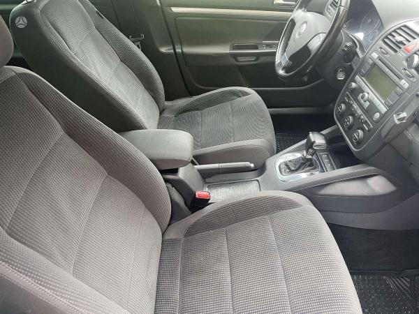 Black Volkswagen Golf 2009 in Siauliai, with an engine capacity of 1.97 L and mileage of 327 thousand km for 2600 €, photo 11 on AUTOMOTO.COM.LV
