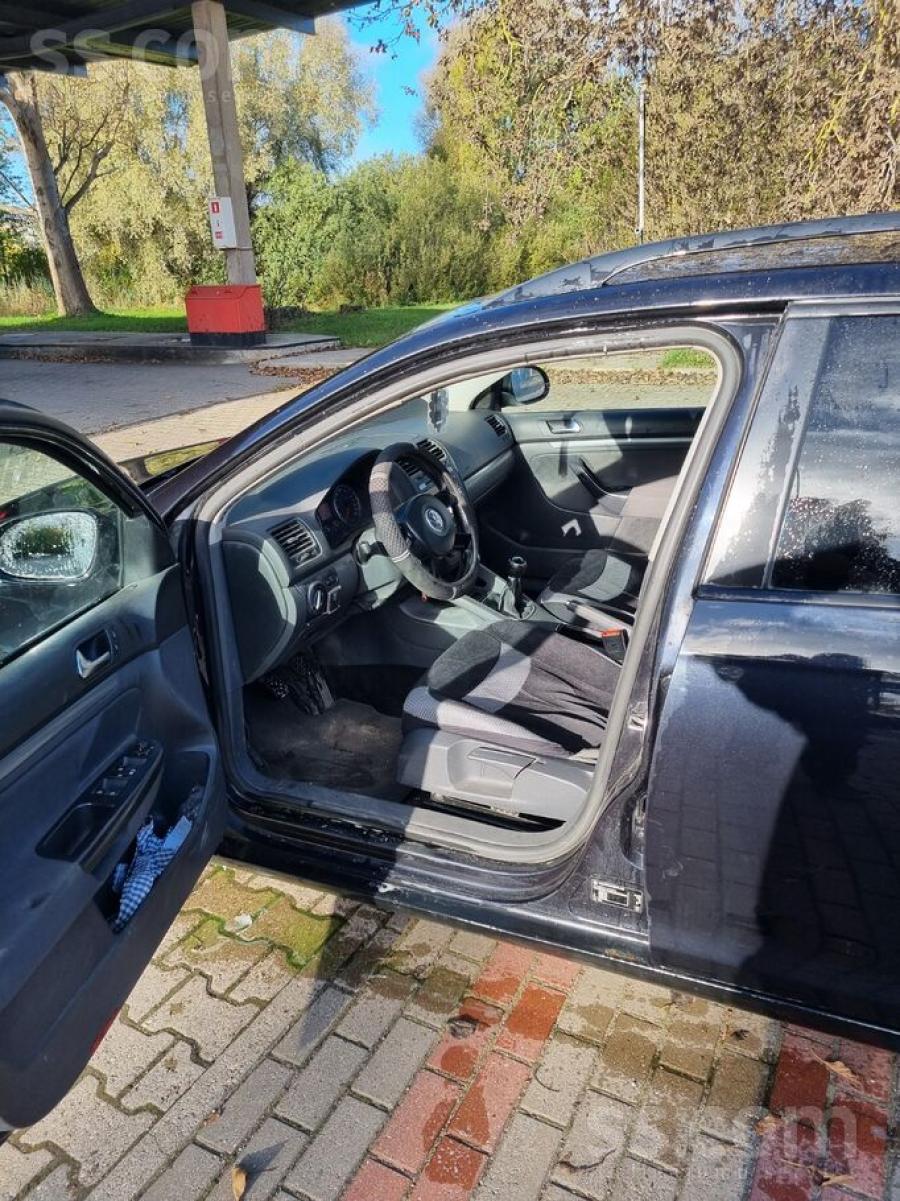 Melns Volkswagen Golf 2009 Ventspils, ar dzinēja tilpumu 1.90 L un nobraukumu 413 tūkst. km par 1950 €, foto 6 vietnē AUTOMOTO.COM.LV