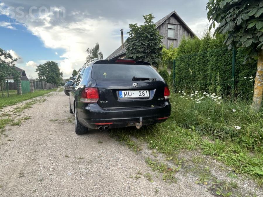 Black Volkswagen Golf 2010 in Dobele, with an engine capacity of 2.00 L and mileage of 308 thousand km for 3600 €, photo 2 on AUTOMOTO.COM.LV