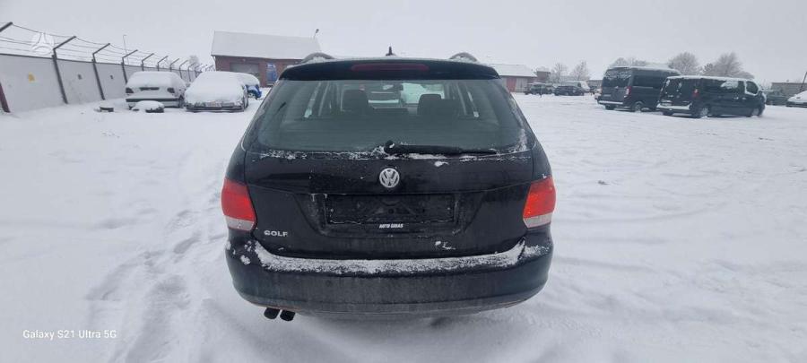Black Volkswagen Golf 2010 in Kedainiai, with an engine capacity of 1.97 L and mileage of 275 thousand km for 2799 €, photo 6 on AUTOMOTO.COM.LV