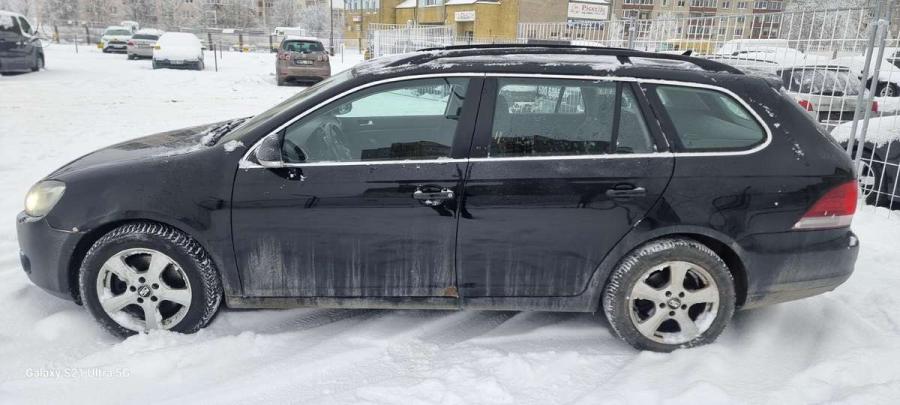 Black Volkswagen Golf 2010 in Kedainiai, with an engine capacity of 1.97 L and mileage of 275 thousand km for 2799 €, photo 8 on AUTOMOTO.COM.LV