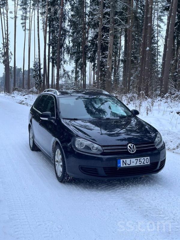 Black Volkswagen Golf 2010 in Riga, with an engine capacity of 1.60 L and mileage of 397 thousand km for 3450 €, photo 3 on AUTOMOTO.COM.LV