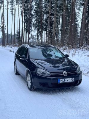 Black Volkswagen Golf 2010 in Riga, with an engine capacity of 1.60 L and mileage of 397 thousand km for 3450 €, photo 3 on AUTOMOTO.COM.LV