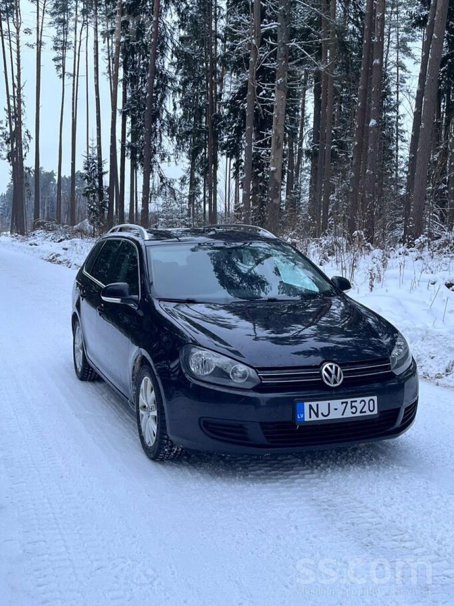 Black Volkswagen Golf 2010 in Riga, with an engine capacity of 1.60 L and mileage of 397 thousand km for 3450 €, photo 3 on AUTOMOTO.COM.LV