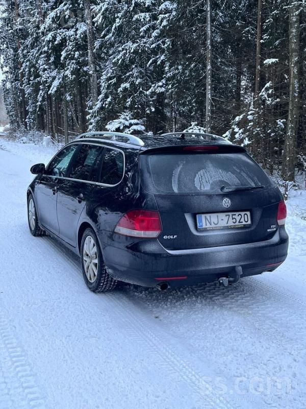 Black Volkswagen Golf 2010 in Riga, with an engine capacity of 1.60 L and mileage of 397 thousand km for 3450 €, photo 5 on AUTOMOTO.COM.LV