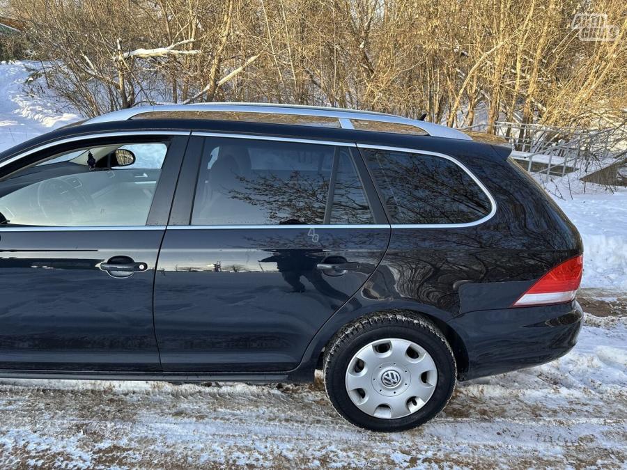 Black Volkswagen Golf 2010 in Panevezys, with an engine capacity of 1.40 L and mileage of 213 thousand km for 2499 €, photo 13 on AUTOMOTO.COM.LV