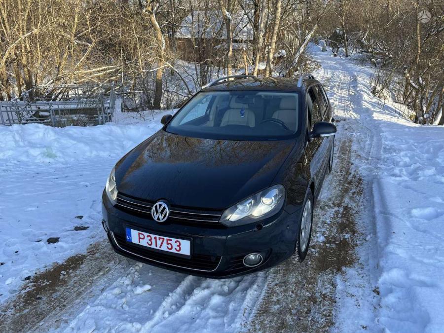 Black Volkswagen Golf 2010 in Panevezys, with an engine capacity of 1.39 L and mileage of 213 thousand km for 2399 €, photo 6 on AUTOMOTO.COM.LV