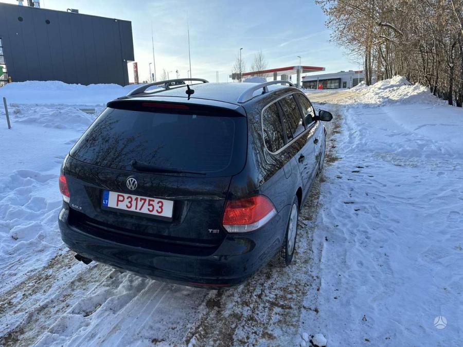 Black Volkswagen Golf 2010 in Panevezys, with an engine capacity of 1.39 L and mileage of 213 thousand km for 2399 €, photo 16 on AUTOMOTO.COM.LV