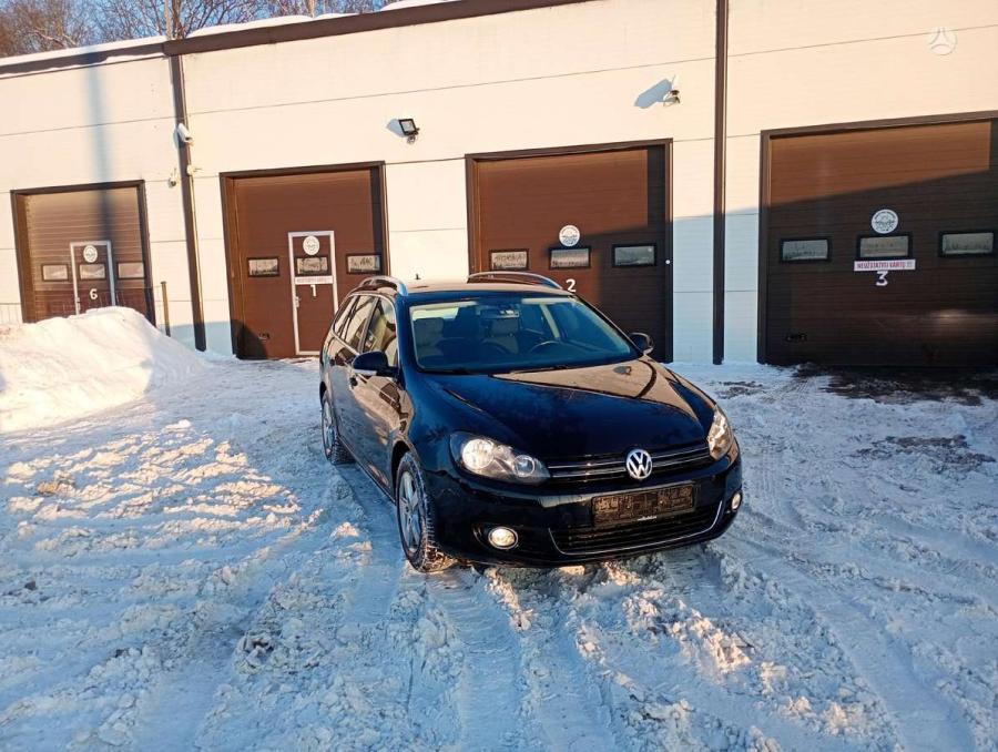 Black Volkswagen Golf 2010 in Utena, with an engine capacity of 1.60 L and mileage of 196 thousand km for 3299 €, photo 2 on AUTOMOTO.COM.LV