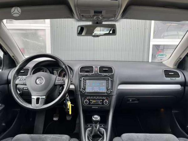 Melns Volkswagen Golf 2010 Viļņa, ar dzinēja tilpumu 1.97 L un nobraukumu 309 tūkst. km par 3600 €, foto 2 vietnē AUTOMOTO.COM.LV