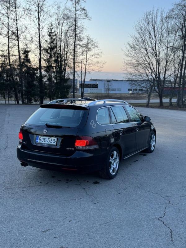 Black Volkswagen Golf 2010 in Mazeikiai, with an engine capacity of 2.00 L and mileage of 310 thousand km for 2800 €, photo 3 on AUTOMOTO.COM.LV