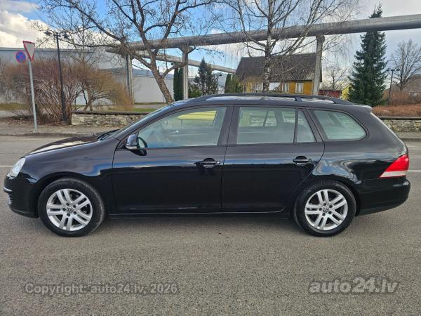 Black Volkswagen Golf 2010 in Paide, with an engine capacity of 1.90 L and mileage of 341 thousand km for 3990 €, photo 3 on AUTOMOTO.COM.LV