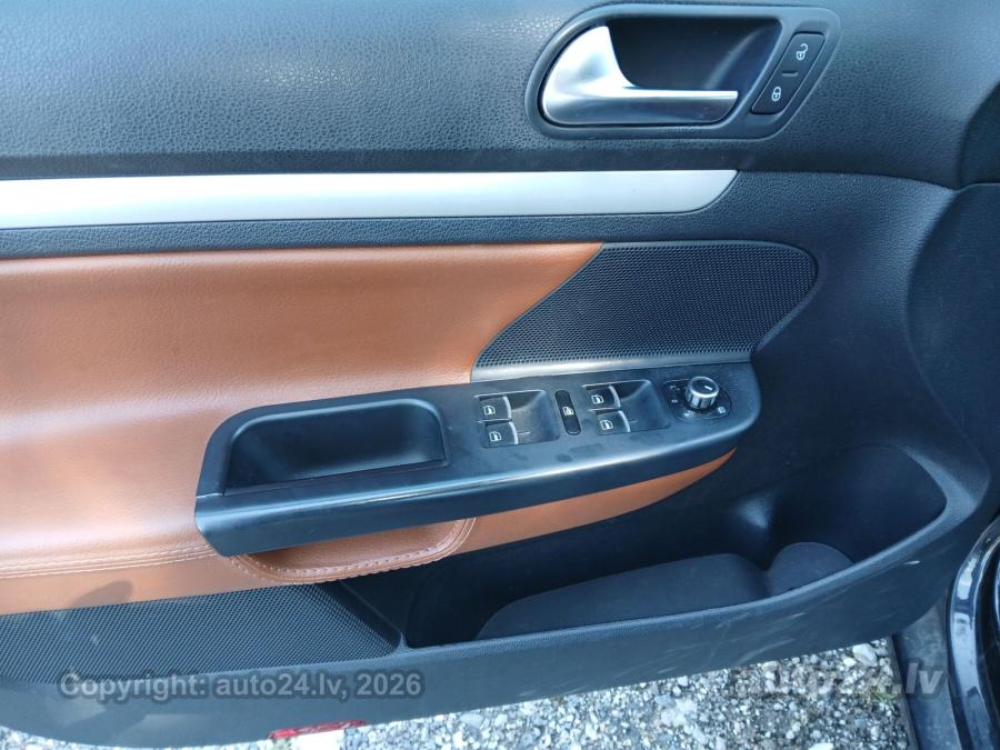 Melns Volkswagen Golf 2010 Tartu, ar dzinēja tilpumu 2.00 L un nobraukumu 250 tūkst. km par 4500 €, foto 14 vietnē AUTOMOTO.COM.LV