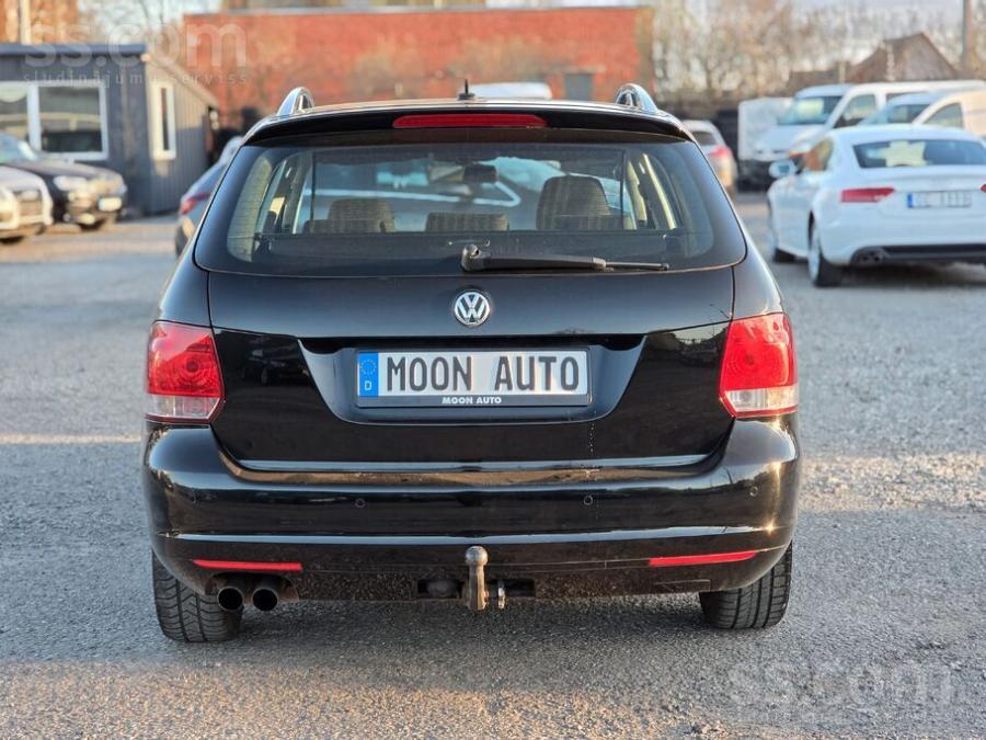 Black Volkswagen Golf 2010 in Liepaja, with an engine capacity of 2.00 L and mileage of 272 thousand km for 4290 €, photo 6 on AUTOMOTO.COM.LV