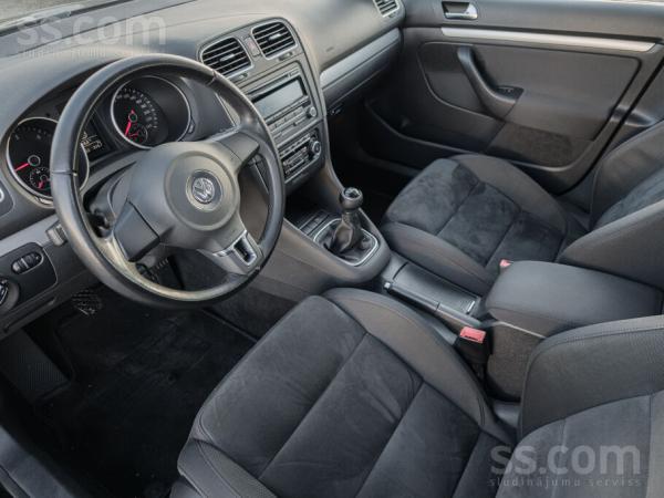 Melns Volkswagen Golf 2010 Liepāja, ar dzinēja tilpumu 2.00 L un nobraukumu 272 tūkst. km par 4290 €, foto 9 vietnē AUTOMOTO.COM.LV