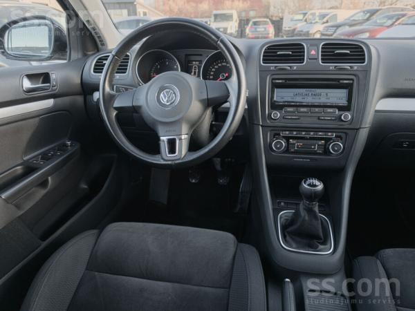 Melns Volkswagen Golf 2010 Liepāja, ar dzinēja tilpumu 2.00 L un nobraukumu 272 tūkst. km par 4290 €, foto 10 vietnē AUTOMOTO.COM.LV