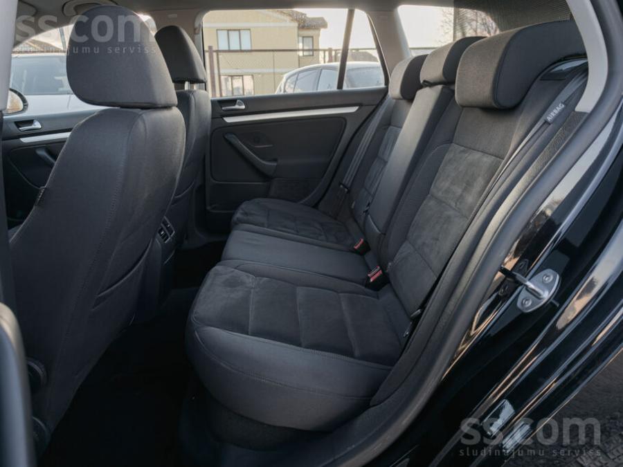 Black Volkswagen Golf 2010 in Liepaja, with an engine capacity of 2.00 L and mileage of 272 thousand km for 4290 €, photo 13 on AUTOMOTO.COM.LV