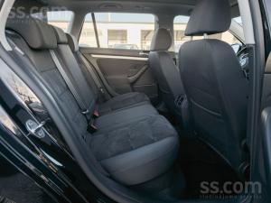 Black Volkswagen Golf 2010 in Liepaja, with an engine capacity of 2.00 L and mileage of 272 thousand km for 4290 €, photo 14 on AUTOMOTO.COM.LV