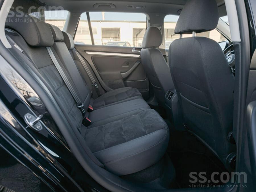 Black Volkswagen Golf 2010 in Liepaja, with an engine capacity of 2.00 L and mileage of 272 thousand km for 4290 €, photo 14 on AUTOMOTO.COM.LV