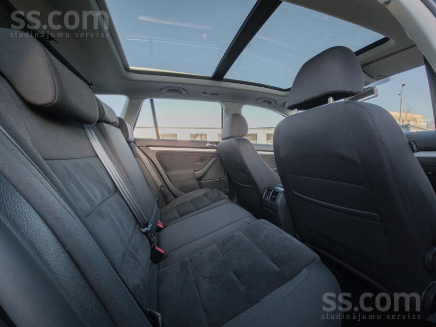 Black Volkswagen Golf 2010 in Liepaja, with an engine capacity of 2.00 L and mileage of 272 thousand km for 4290 €, photo 16 on AUTOMOTO.COM.LV