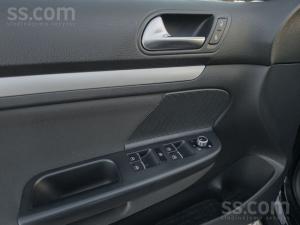 Black Volkswagen Golf 2010 in Liepaja, with an engine capacity of 2.00 L and mileage of 272 thousand km for 4290 €, photo 18 on AUTOMOTO.COM.LV