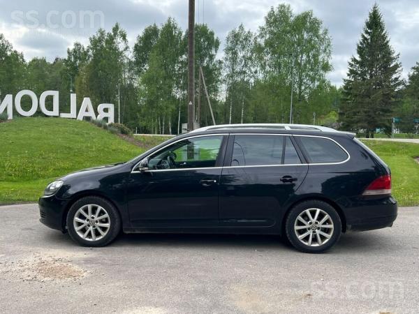 Black Volkswagen Golf 2010 in Riga, with an engine capacity of 1.60 L and mileage of 408 thousand km for 2950 €, photo 7 on AUTOMOTO.COM.LV